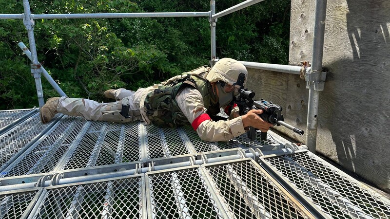 COMBAT TOWN / GALLERY